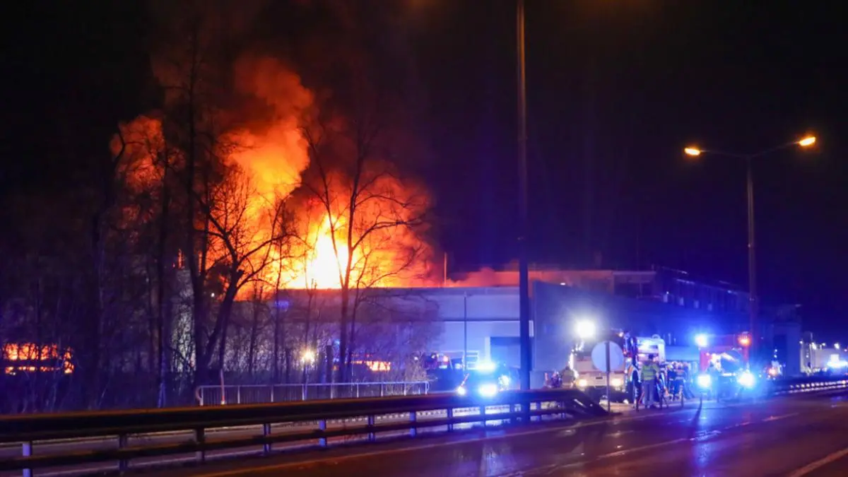 Maco: Chemikalien ausgetreten, Verletzte bei Großbrand in Salzburg
